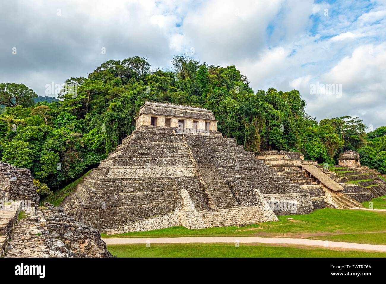 Temple of Inscriptions Maya Pyramid, Palenque, Chiapas, Mexico Stock Photo - Alamy