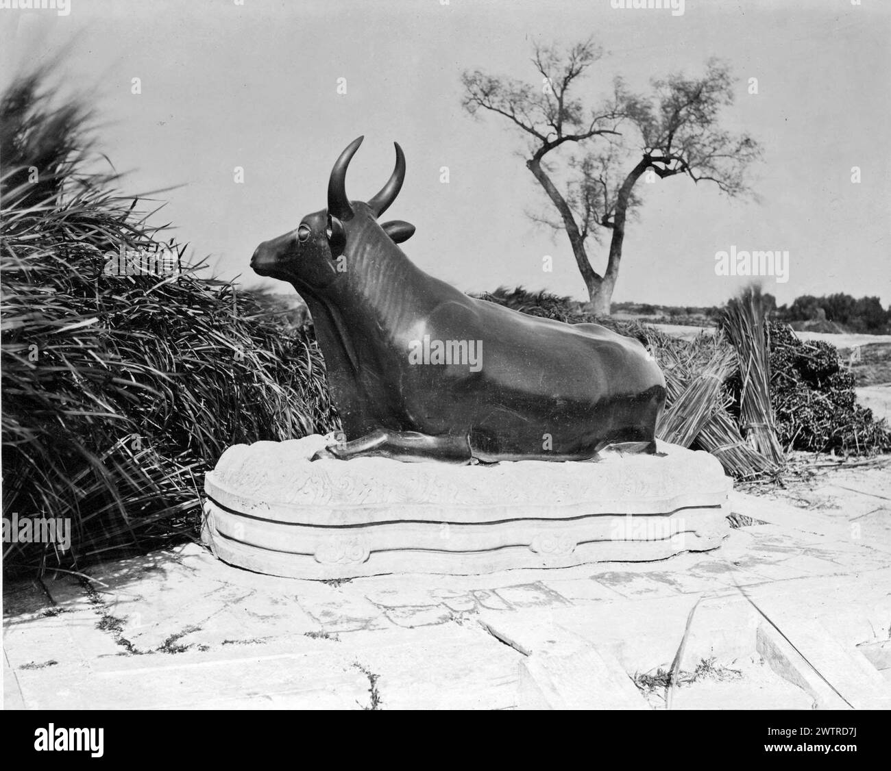 Ancient bronze artifact Black and White Stock Photos & Images - Alamy