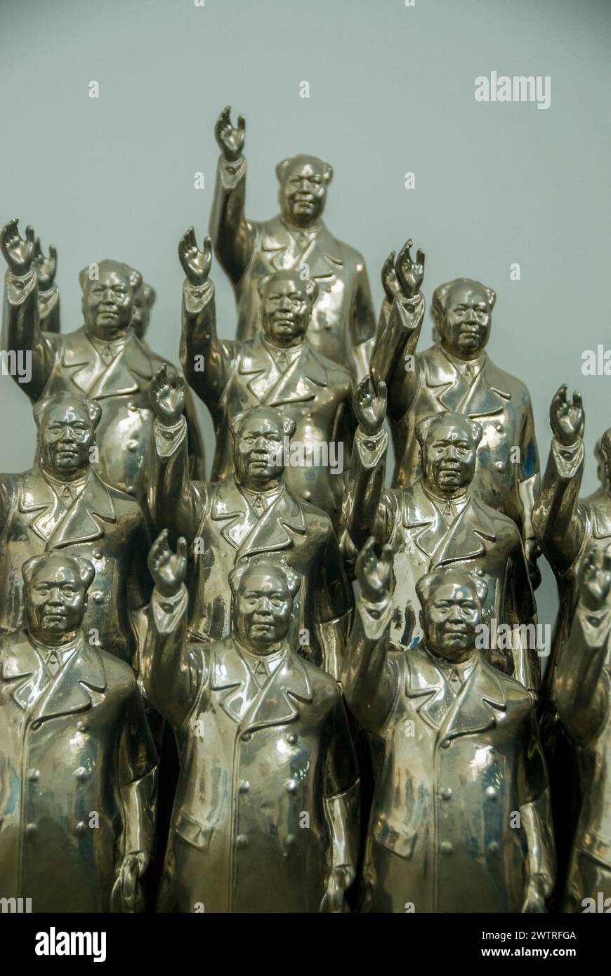 Icon statues statuettes hi-res stock photography and images - Alamy
