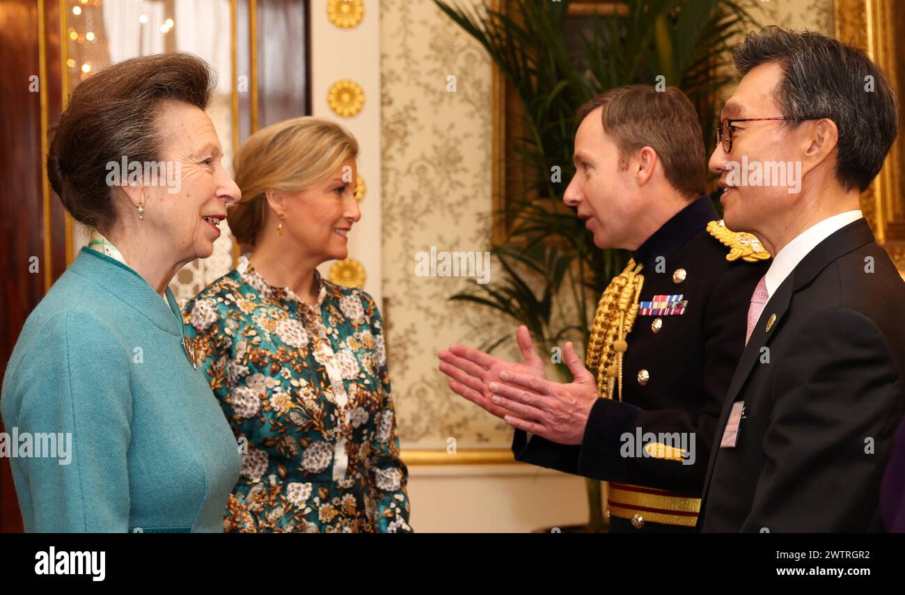 The Princess Royal (left) and the Duchess of Edinburgh speak to Major ...
