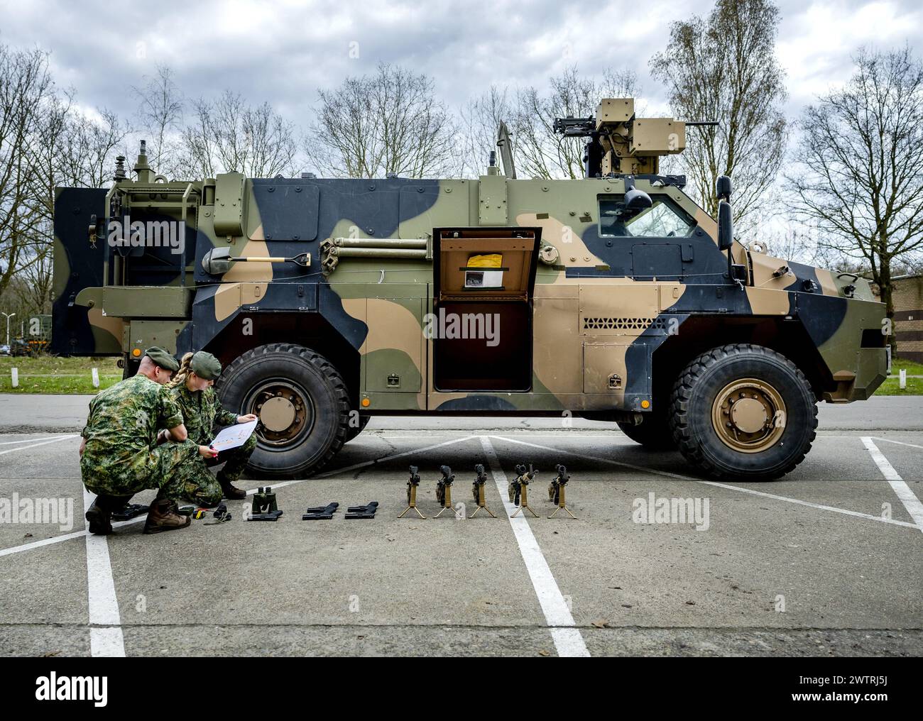 OIRSCHOT - Military personnel check vehicles during the final ...