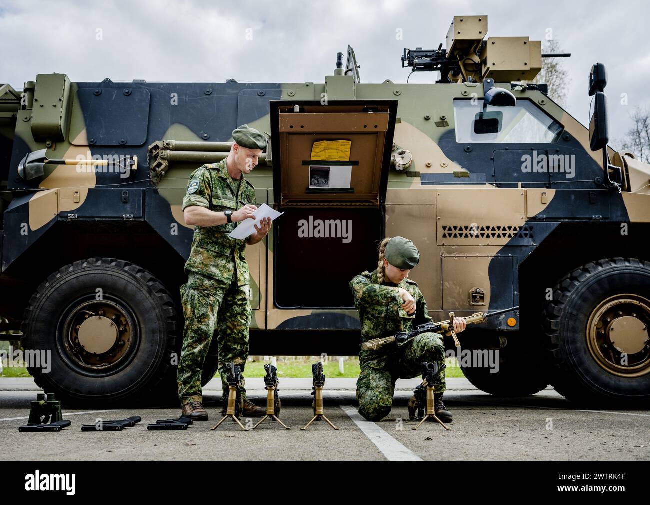 Military personnel check hi-res stock photography and images - Alamy