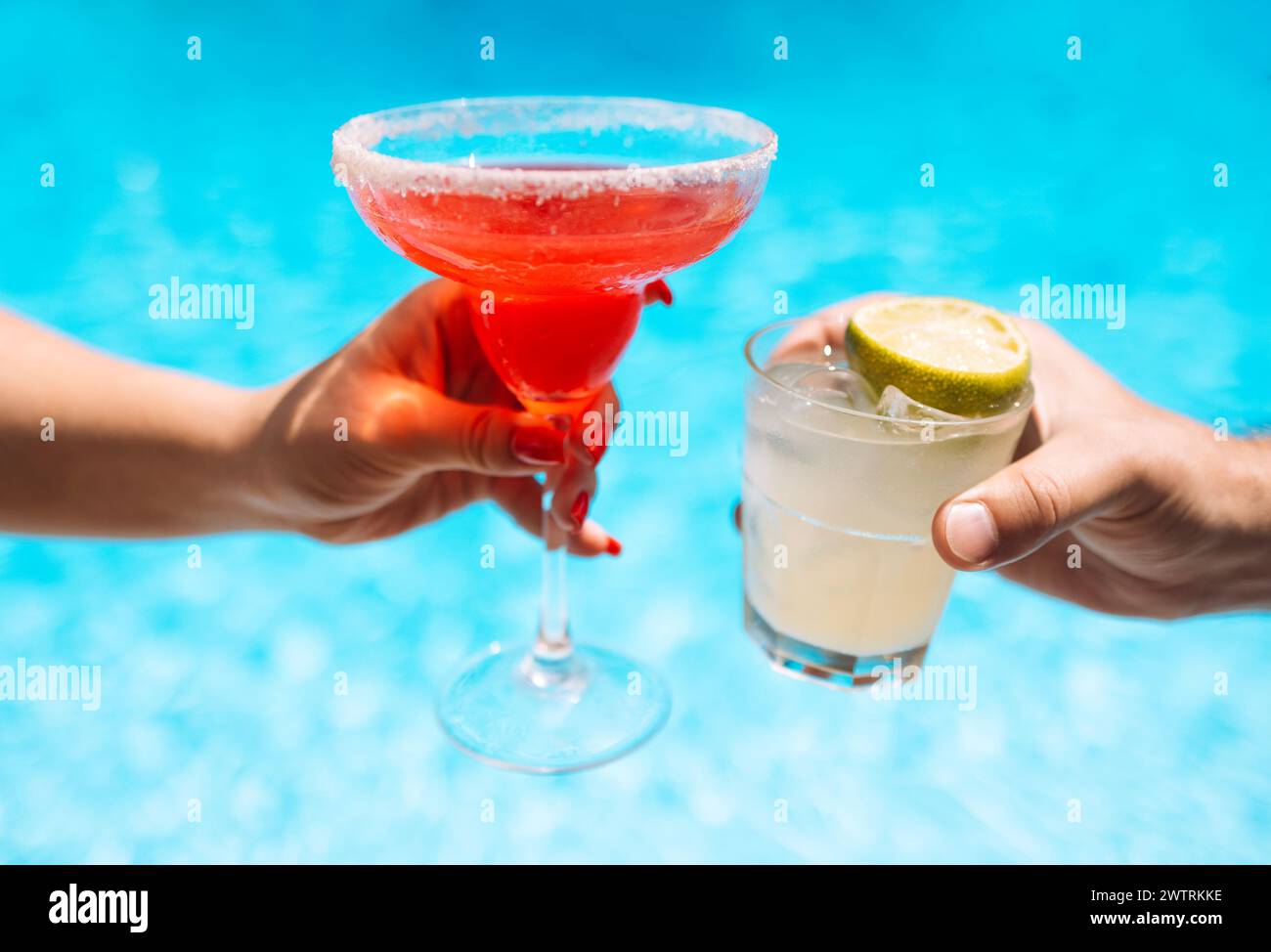 Clink cups hi-res stock photography and images - Alamy