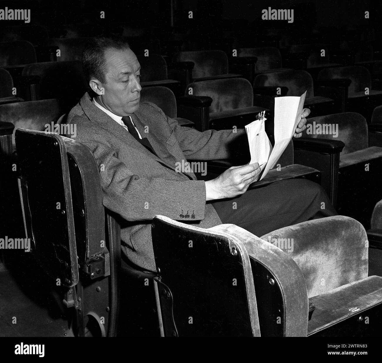 Portrait of Albert Camus 1959 ©Serge Hambourg/opale.photo Stock Photo ...
