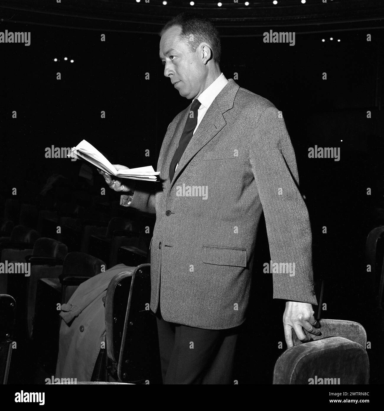 Portrait of Albert Camus 1959 ©Serge Hambourg/opale.photo Stock Photo ...