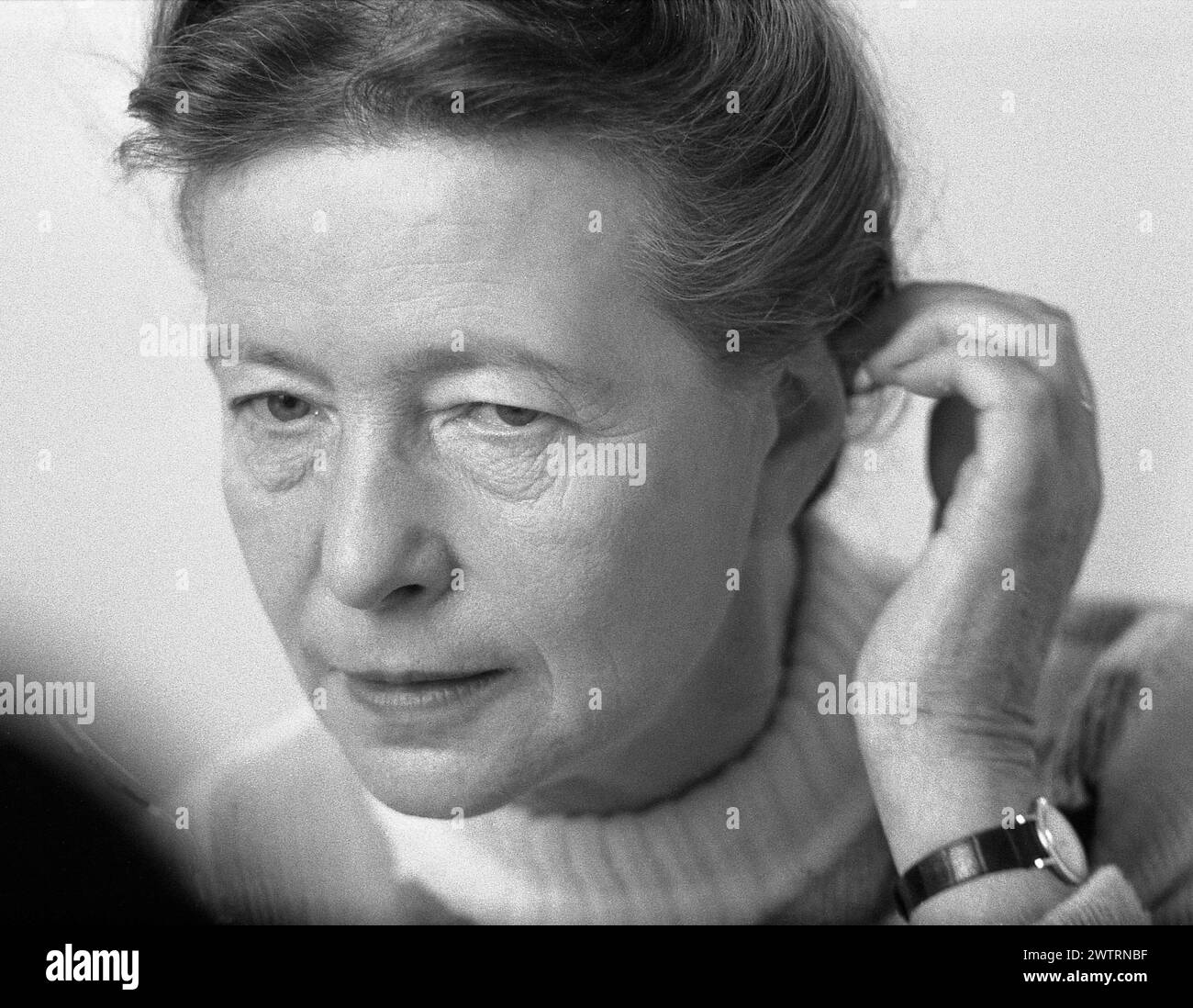 Portrait of Simone de Beauvoir 1967 ©Serge Hambourg/opale.photo Stock ...