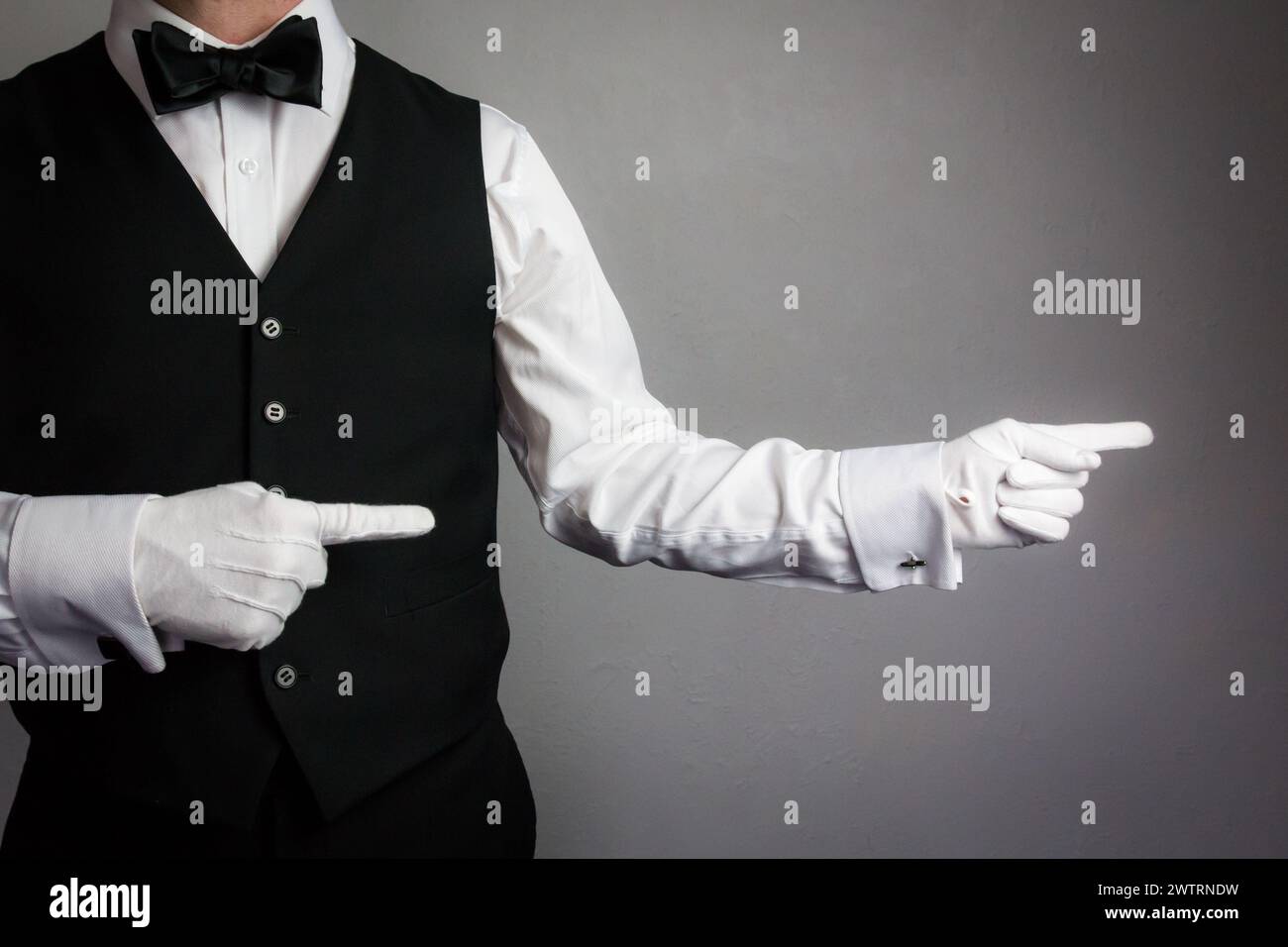 Hotel waiter hi-res stock photography and images - Alamy