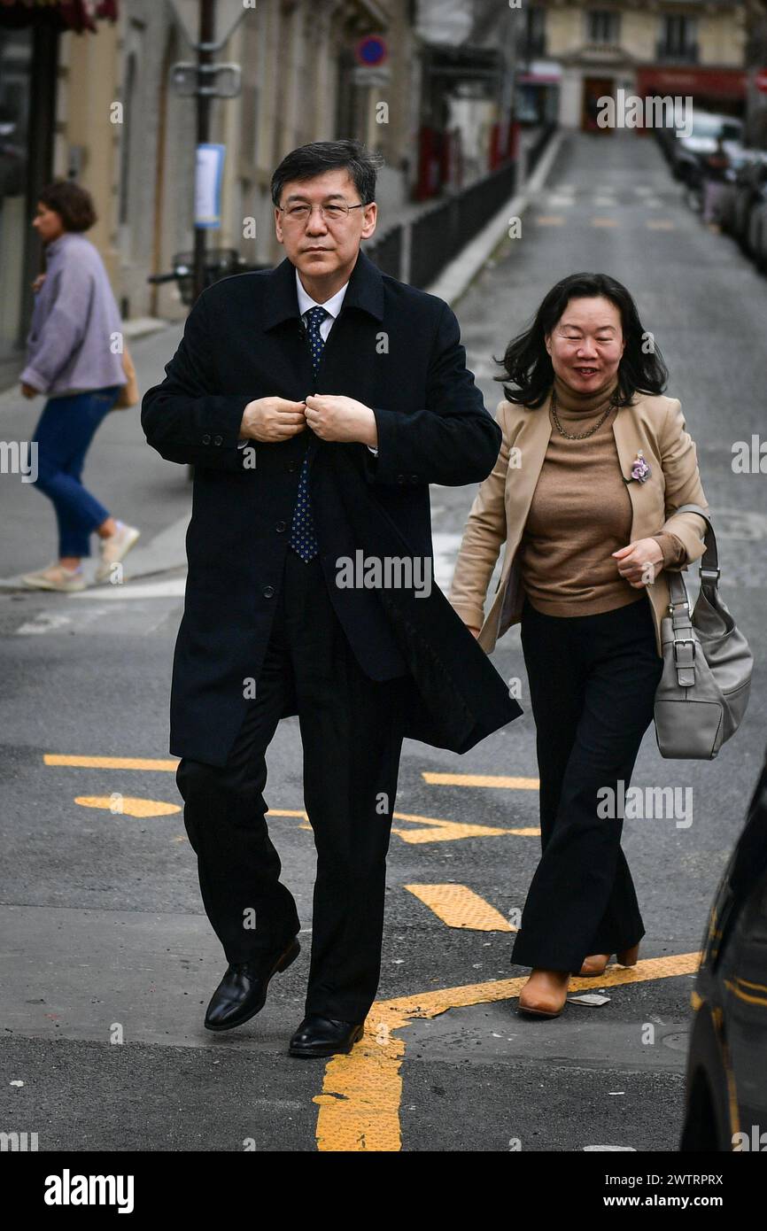 Chinese Minister of Science and Technology, Hejun Yin (L) arrives at ...