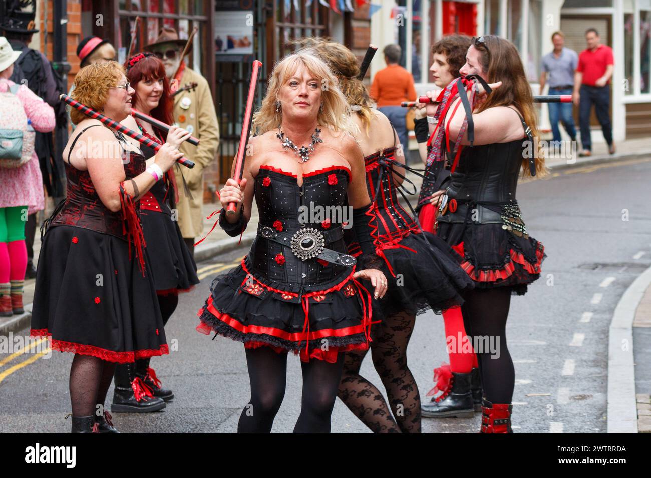 Raving Maes - Morris dancers dancing in the Street at the Southwell ...