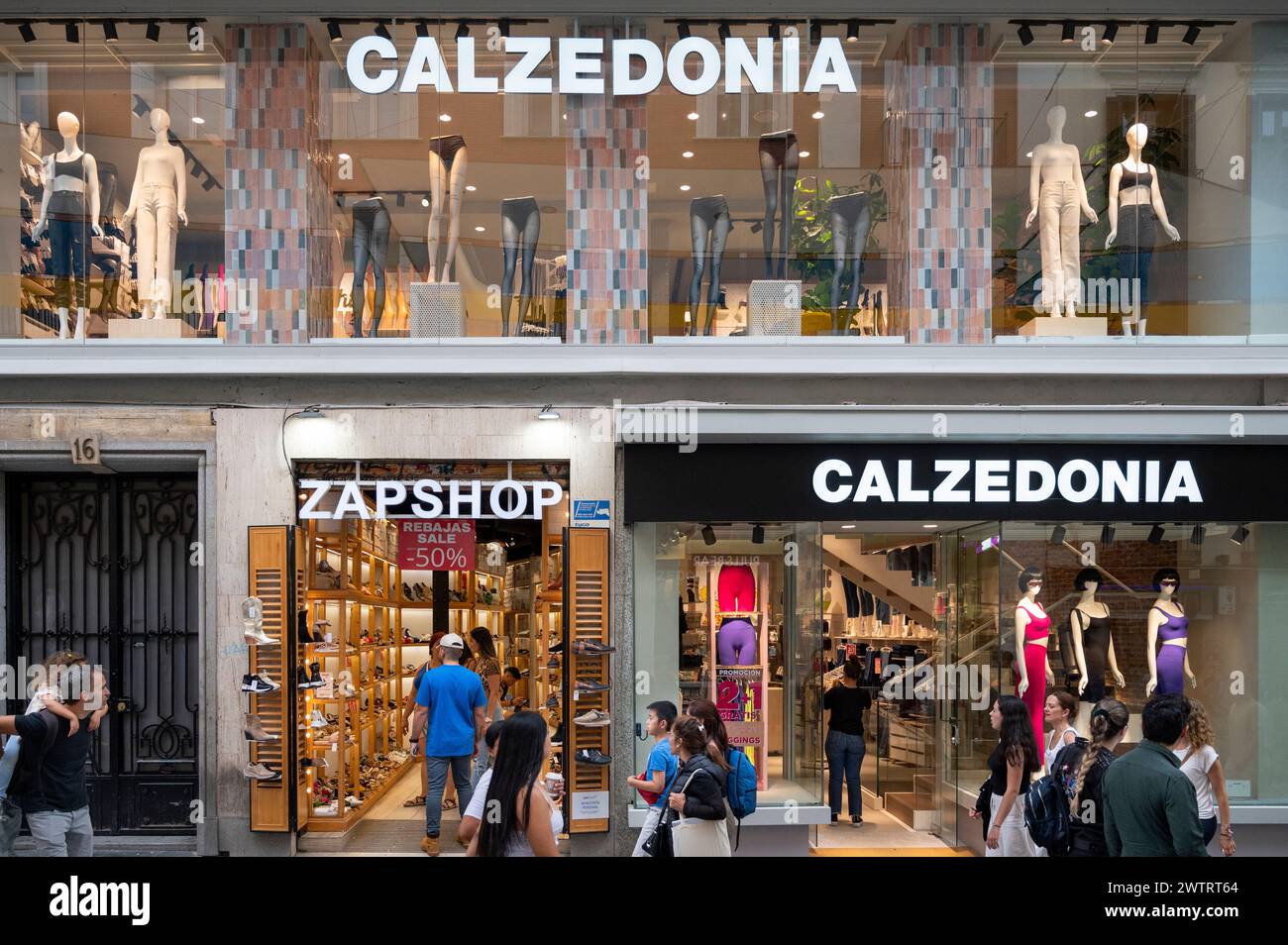 Calzedonia logo hi-res stock photography and images - Alamy