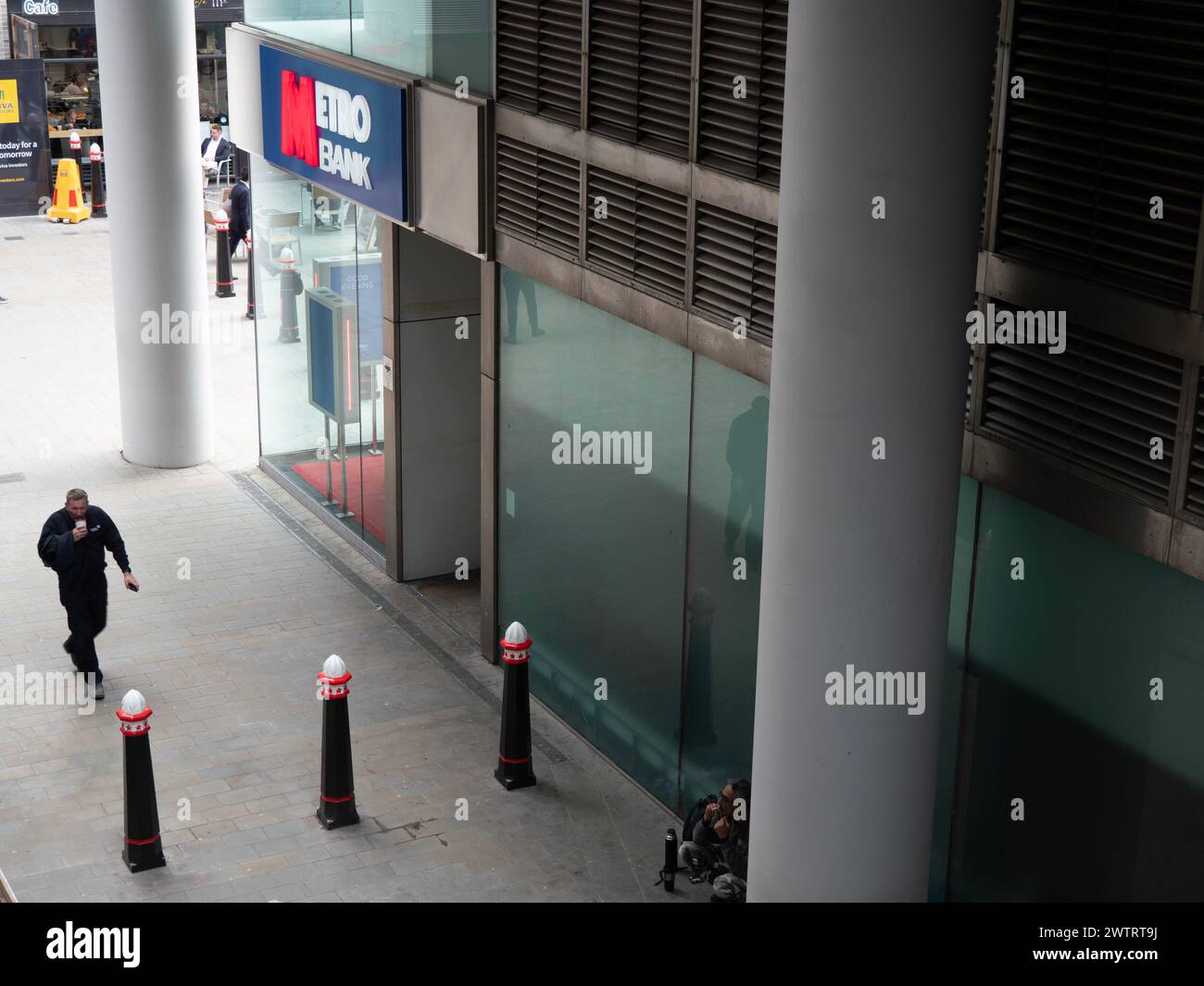 Metro Bank, branch in Moorgate City of London Stock Photo - Alamy