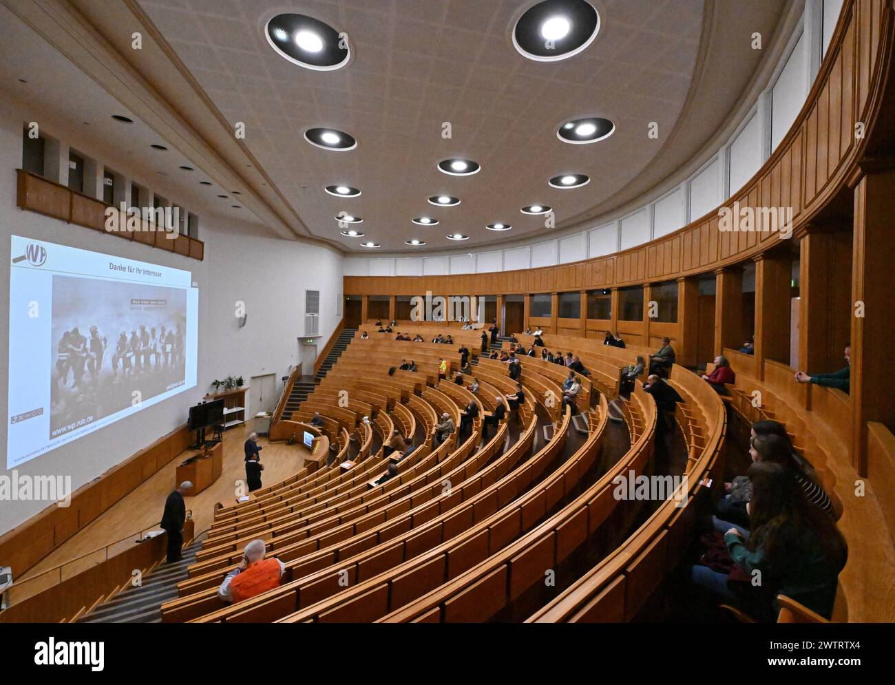 Physics hall hi-res stock photography and images - Alamy