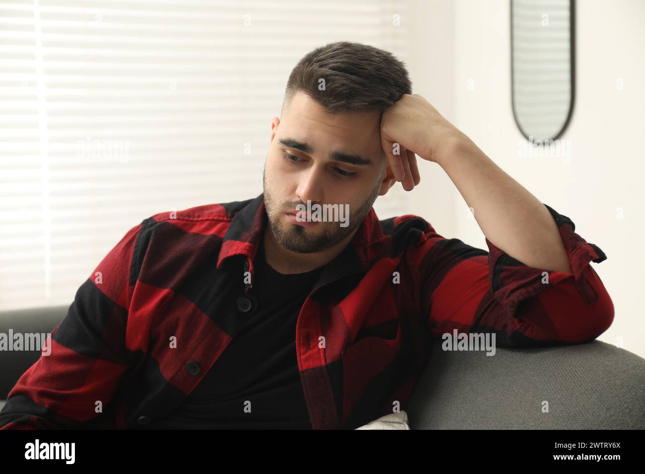 Sad lonely man hi-res stock photography and images - Alamy