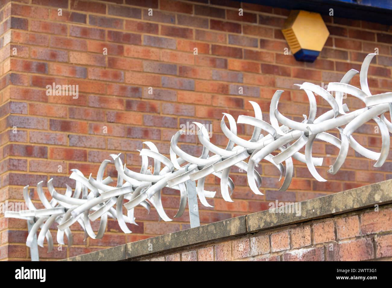 Wall spikes hi-res stock photography and images - Alamy