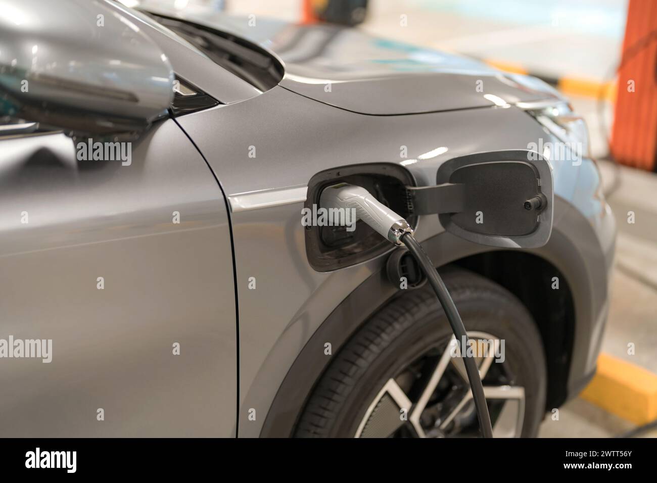 E-mobility, Electric vehicle charging, Electric car charging station ...