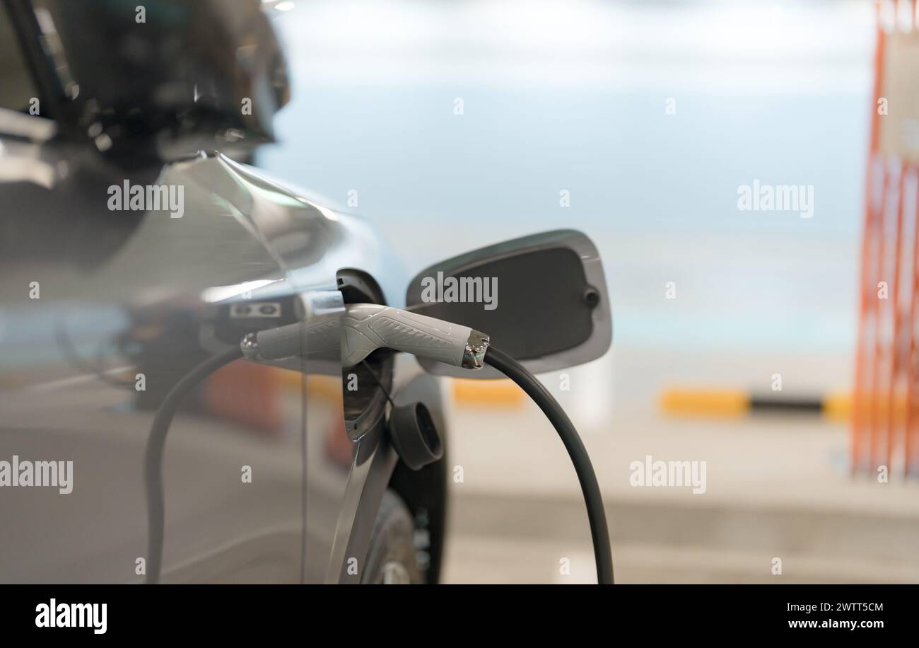 E-mobility, Electric vehicle charging, Electric car charging station ...