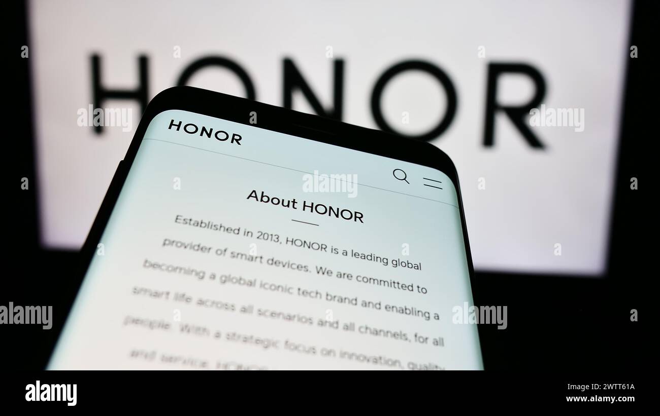 Smartphone with website of Chinese smartphone company Honor Device Co ...