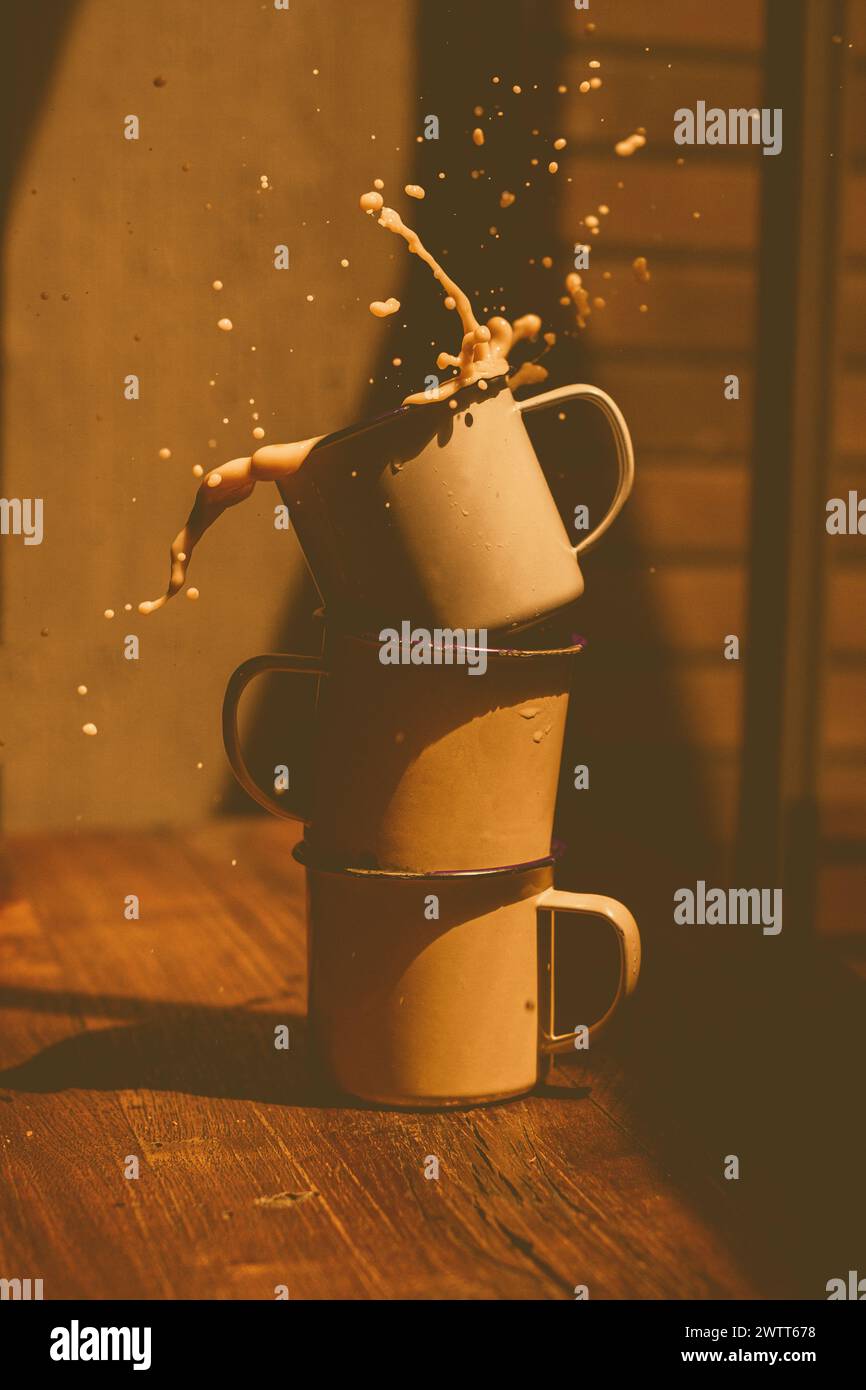 Table overflowing hi-res stock photography and images - Alamy