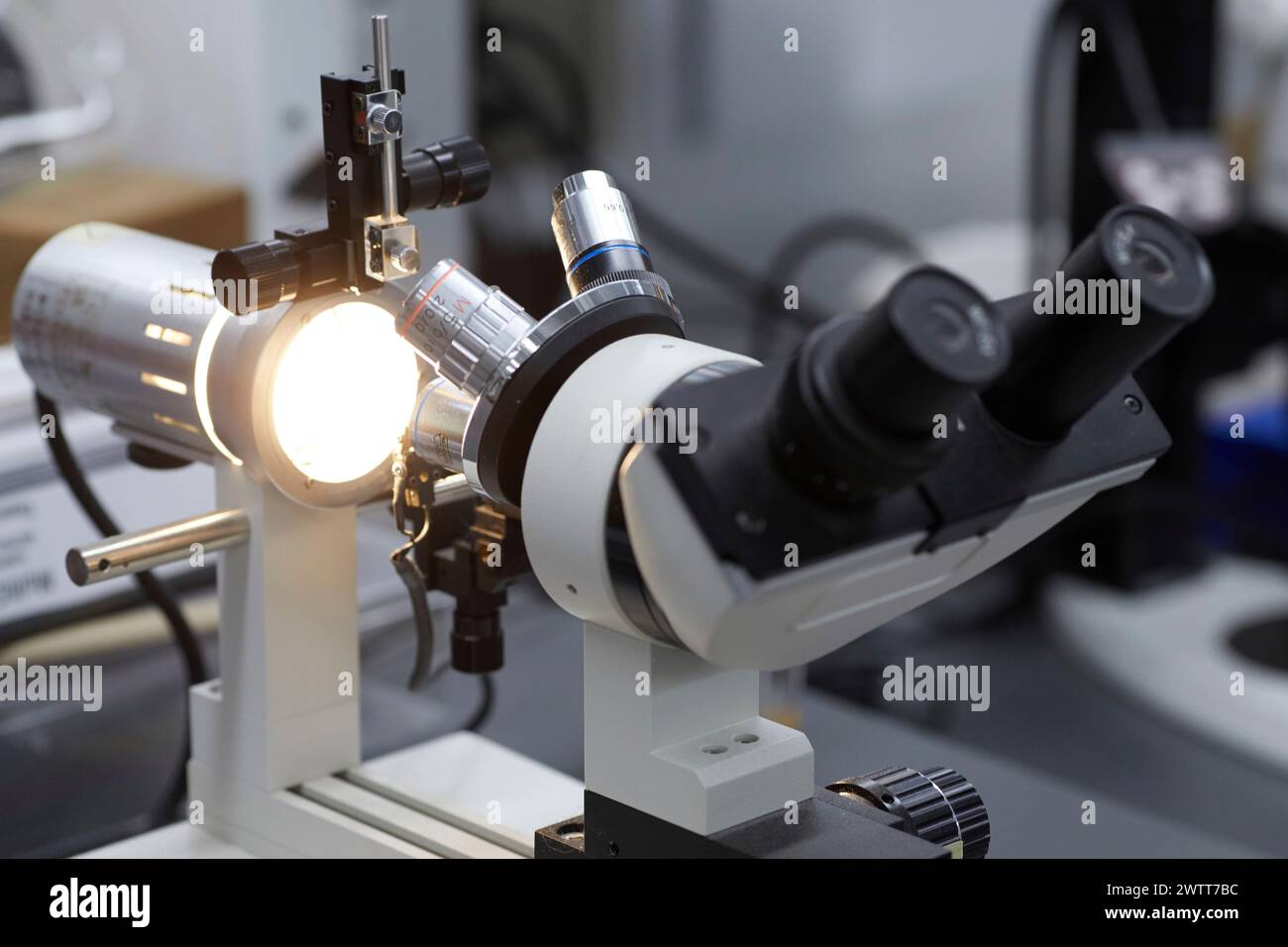 Microscope and dna hi-res stock photography and images - Alamy