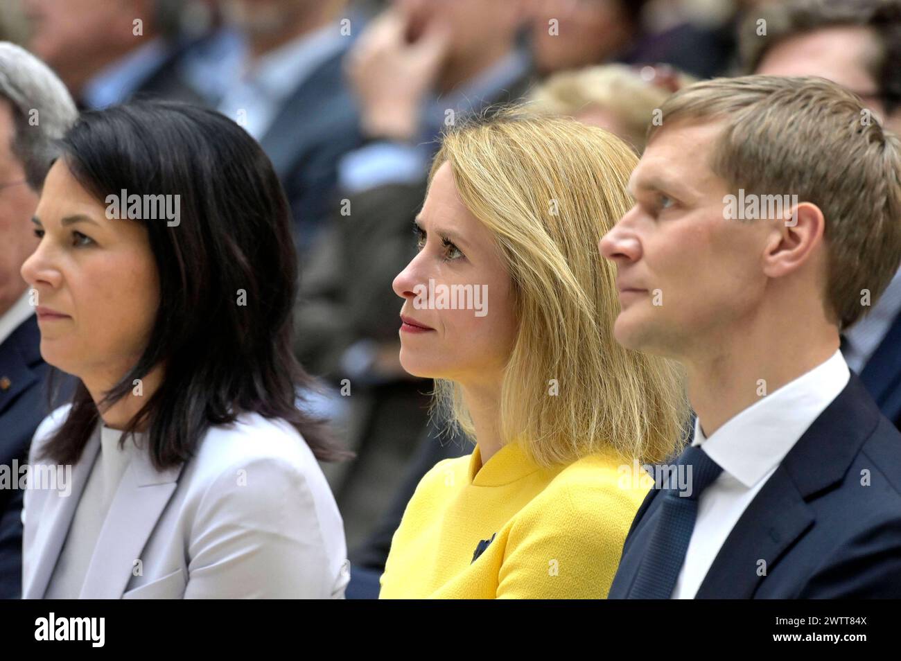 Annalena Baerbock, Kaja Kallas und Arvo Hallik bei der Verleihung des ...