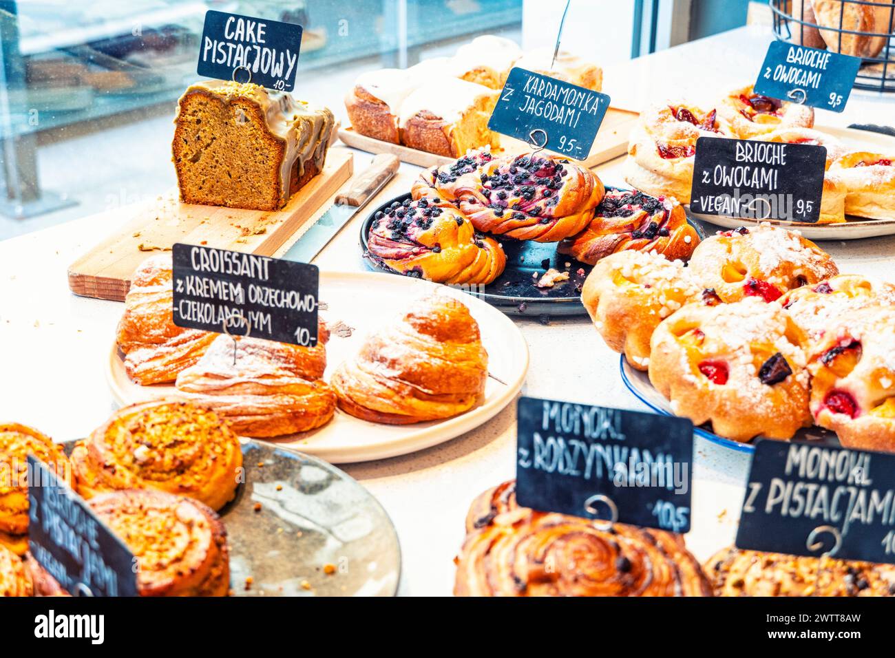 Bakery window display hi-res stock photography and images - Alamy