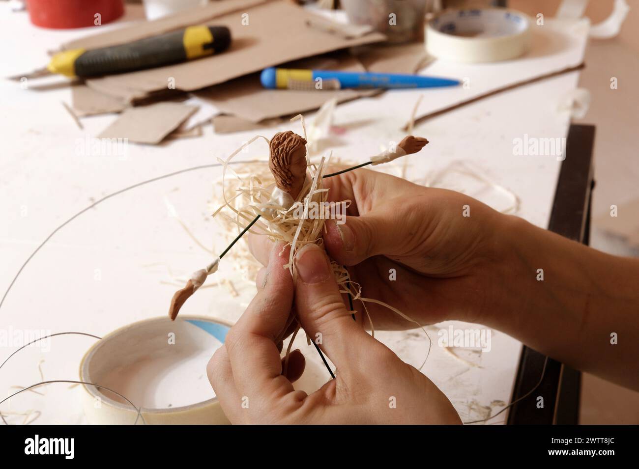 Hands on project hi-res stock photography and images - Alamy