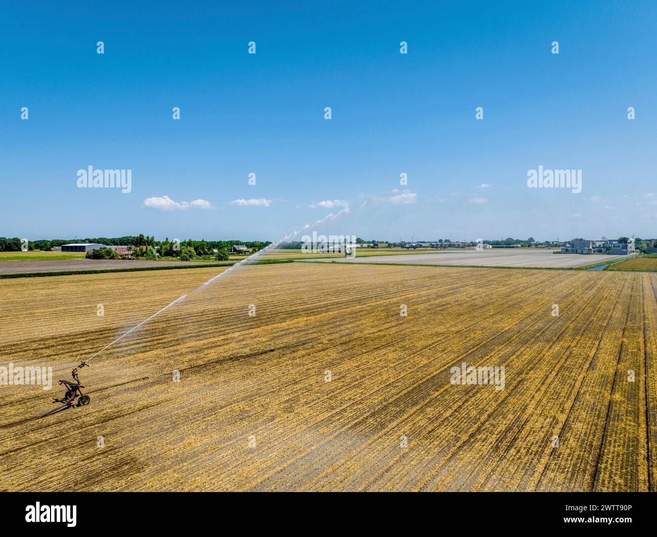 Lone worker hi-res stock photography and images - Alamy