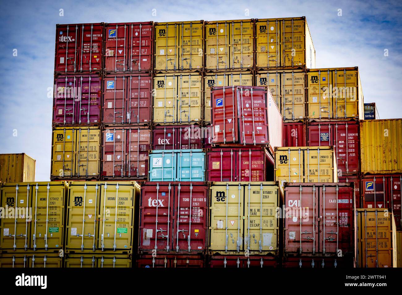 Stacked shipping containers hi-res stock photography and images - Alamy