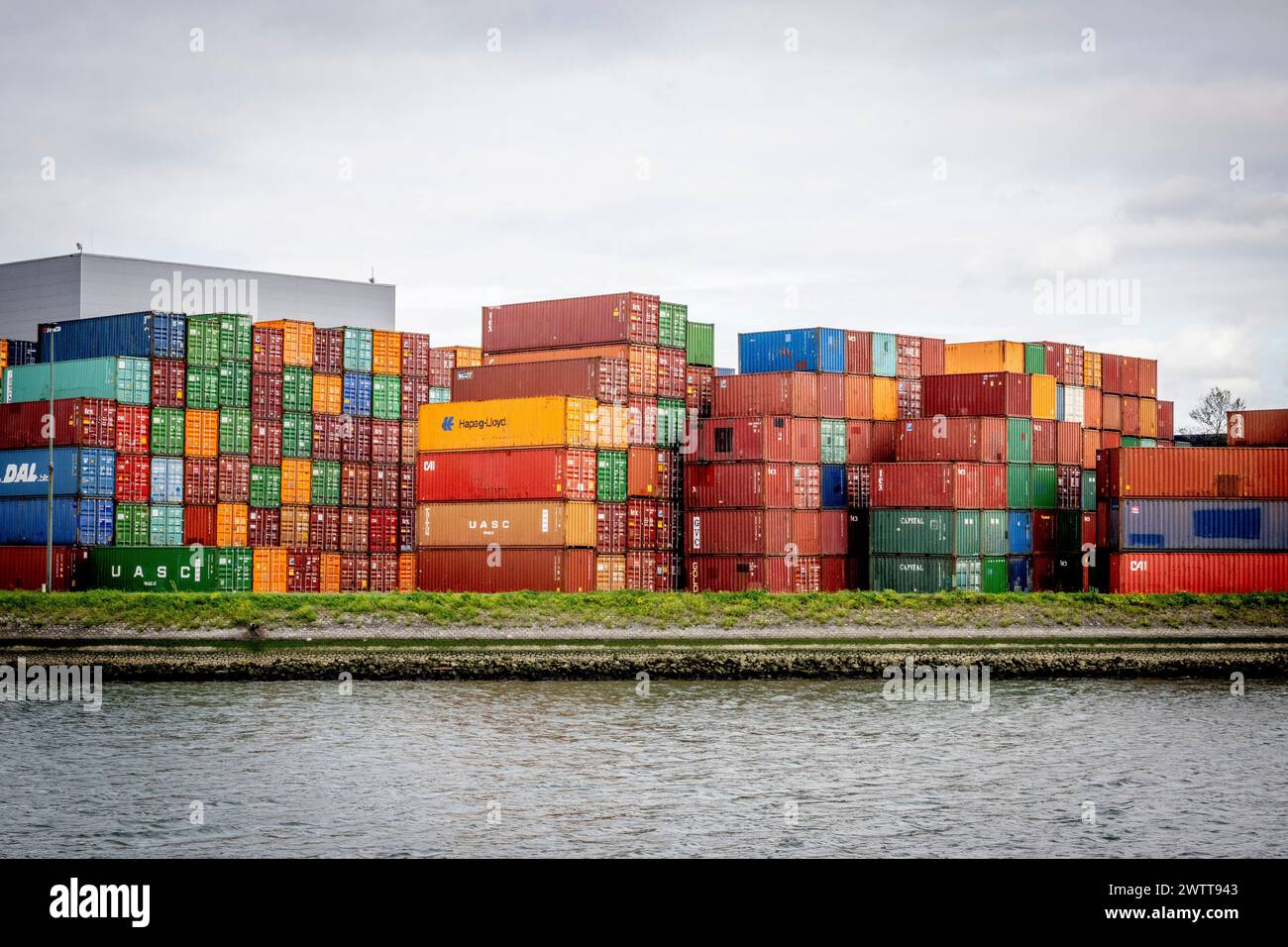 Stark contrast hi-res stock photography and images - Alamy