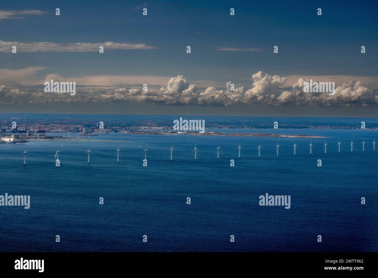 Wind power farms hi-res stock photography and images - Alamy
