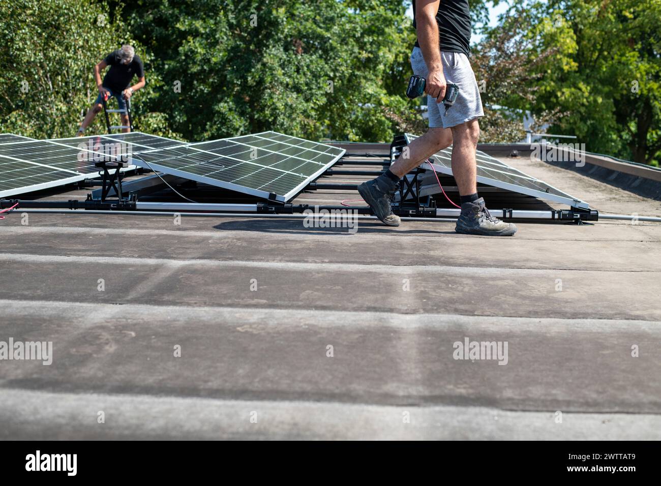 Installing solar power system hi-res stock photography and images - Alamy