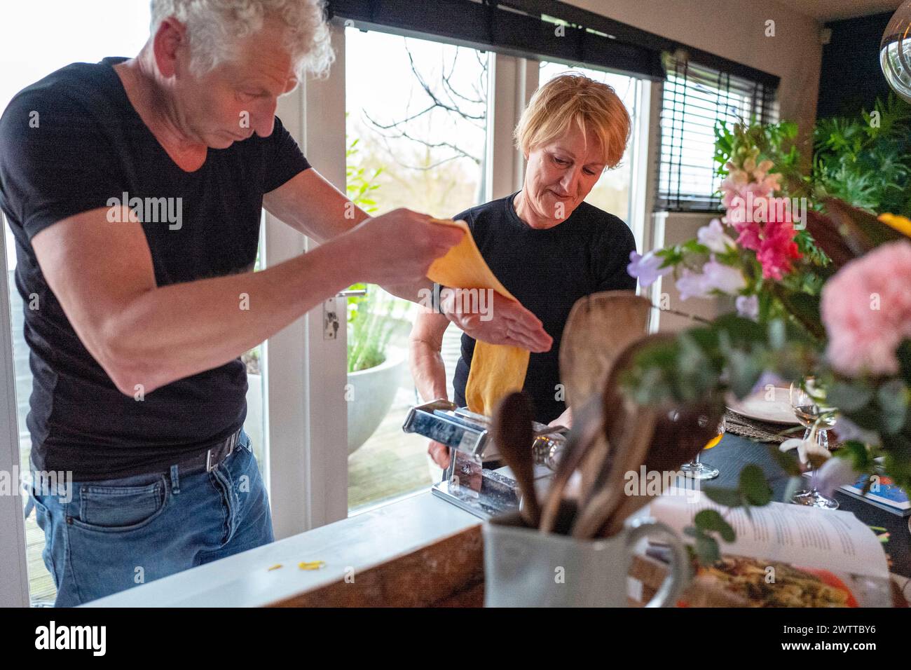 Sharing people hi-res stock photography and images - Alamy