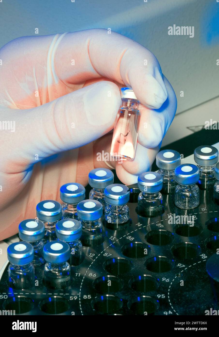 Laboratory vial hi-res stock photography and images - Alamy