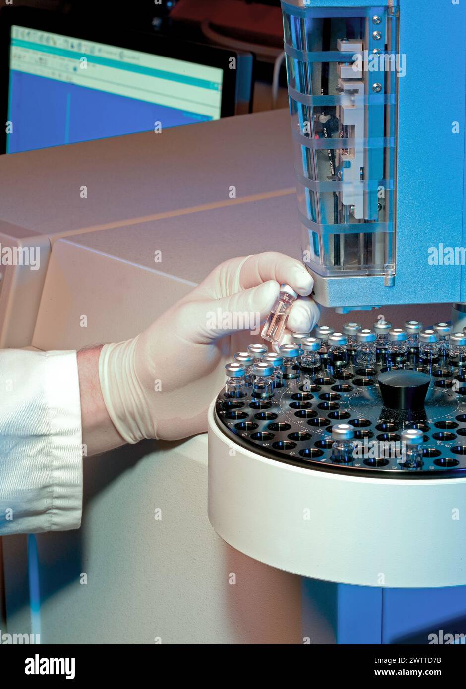 Sample loading hi-res stock photography and images - Alamy