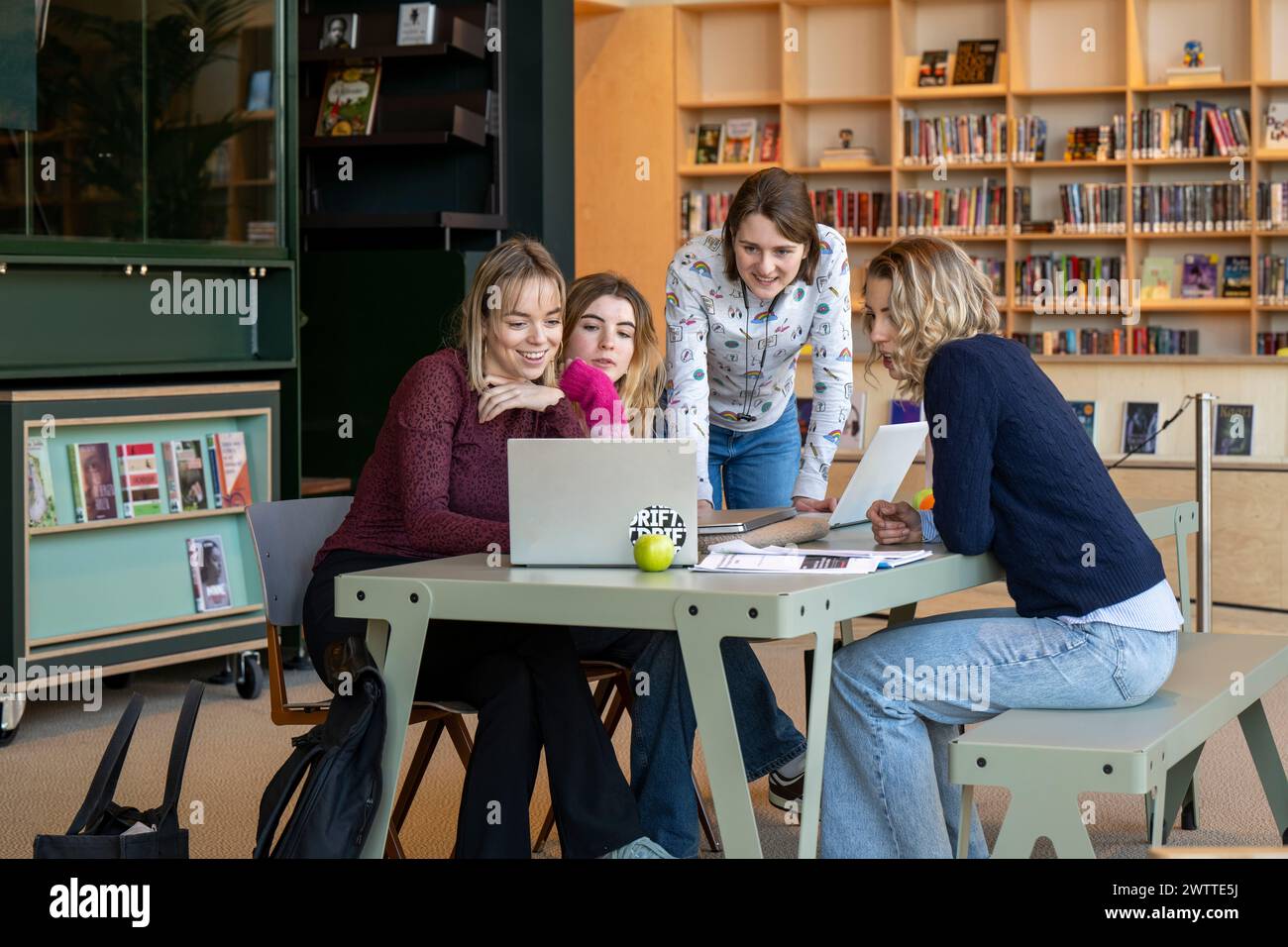 Collaborative education hi-res stock photography and images - Alamy