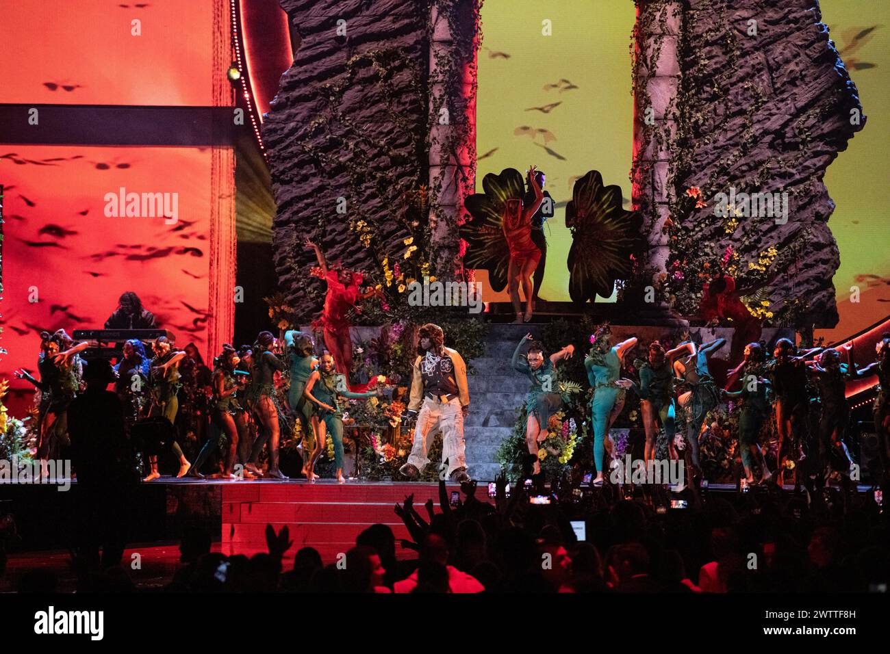 Rapper rema hi-res stock photography and images - Alamy