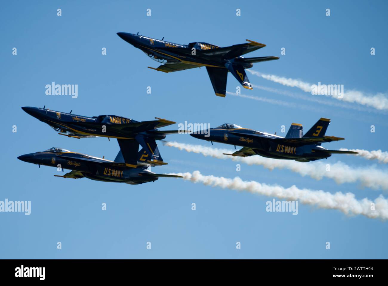 F/A-18 Super Hornets assigned to the Blue Angels perform aerobatic ...