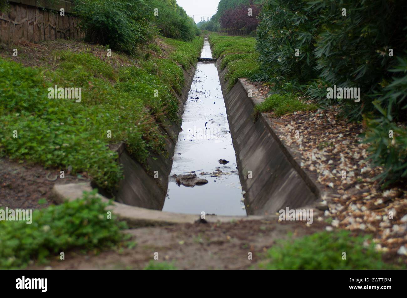 Drainage canal hi-res stock photography and images - Alamy