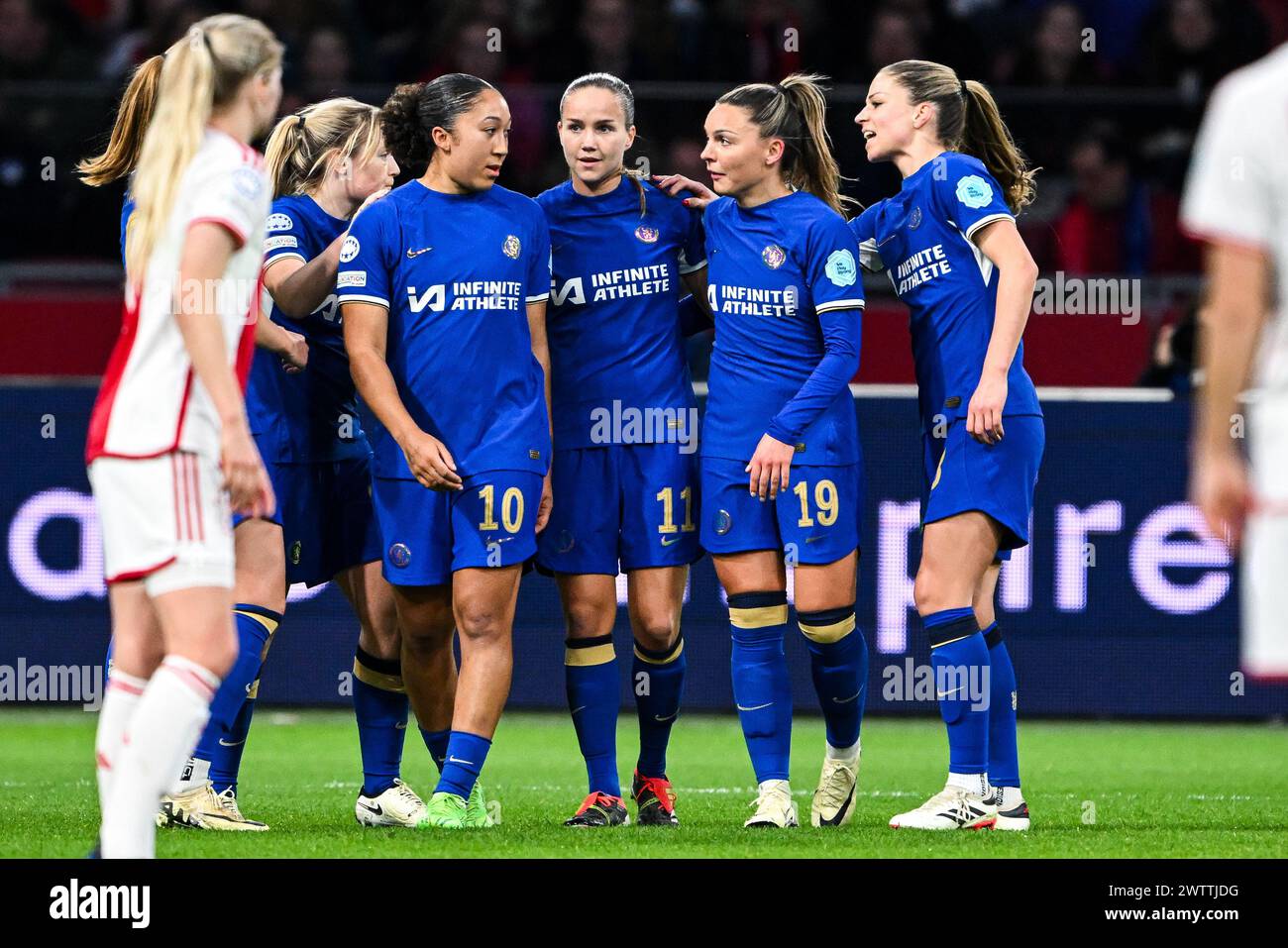 AMSTERDAM - (l-r) Lauren James of Chelsea FC, Guro Reiten of Chelsea FC ...