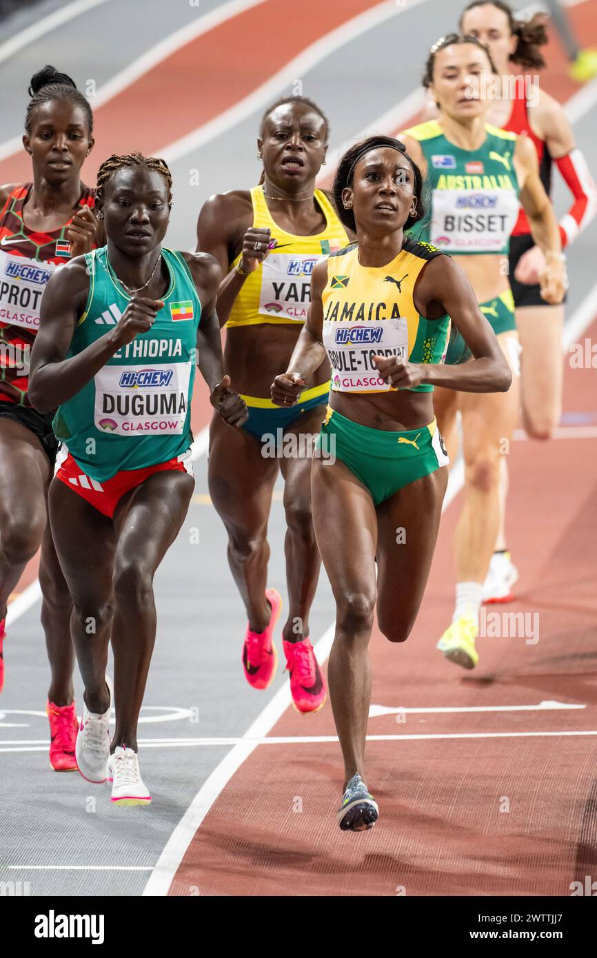 Tsige Duguma of Ethiopia and Natoya Goule-Toppin of Jamaica competing ...