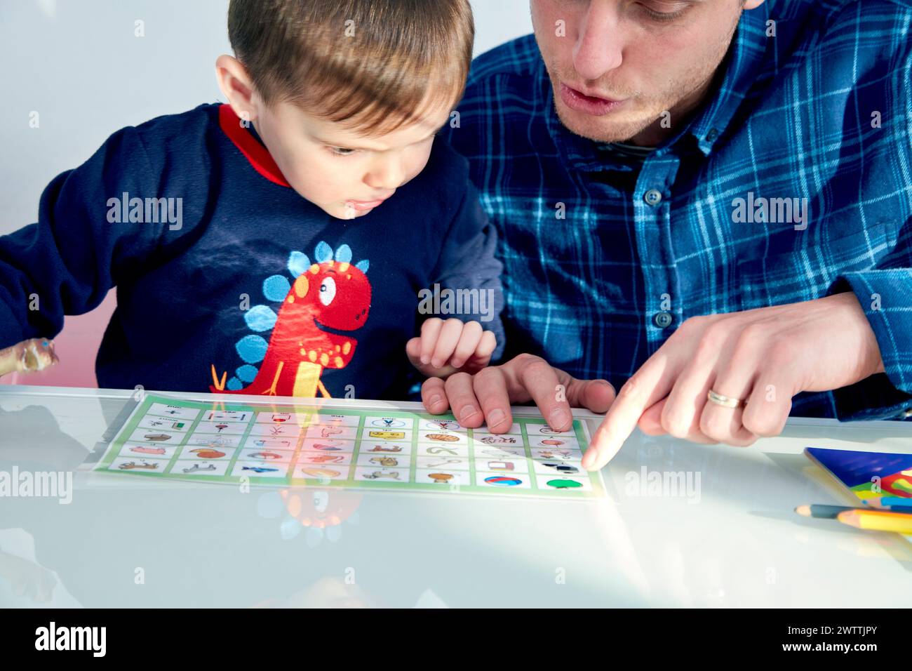 Adult learning hi-res stock photography and images - Alamy