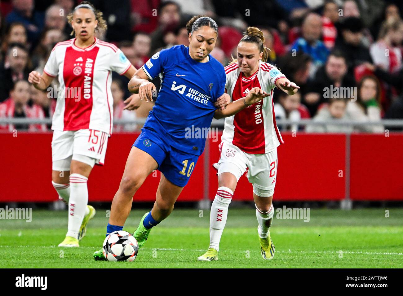 AMSTERDAM - (l-r) Lauren James of Chelsea FC, Rosa van Gool of Ajax ...