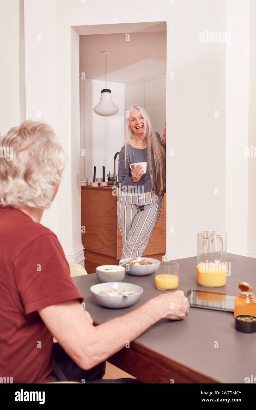 Seated elderly woman hi-res stock photography and images - Alamy