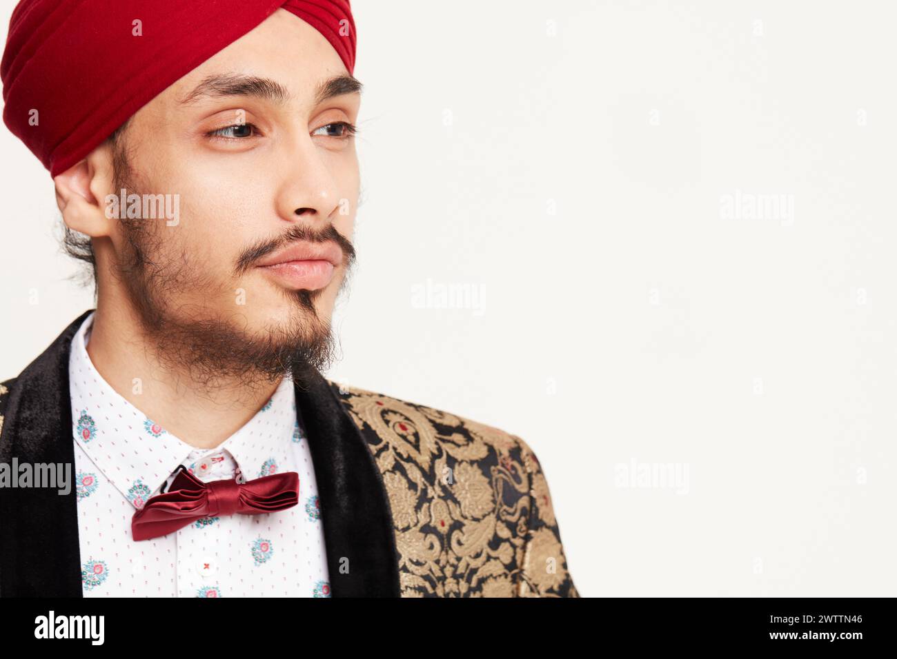 Side profile asian man hi-res stock photography and images - Alamy