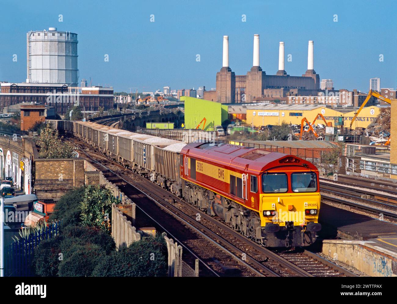 A Class 59 diesel locomotive number 59205 working a loaded Yeoman stone ...