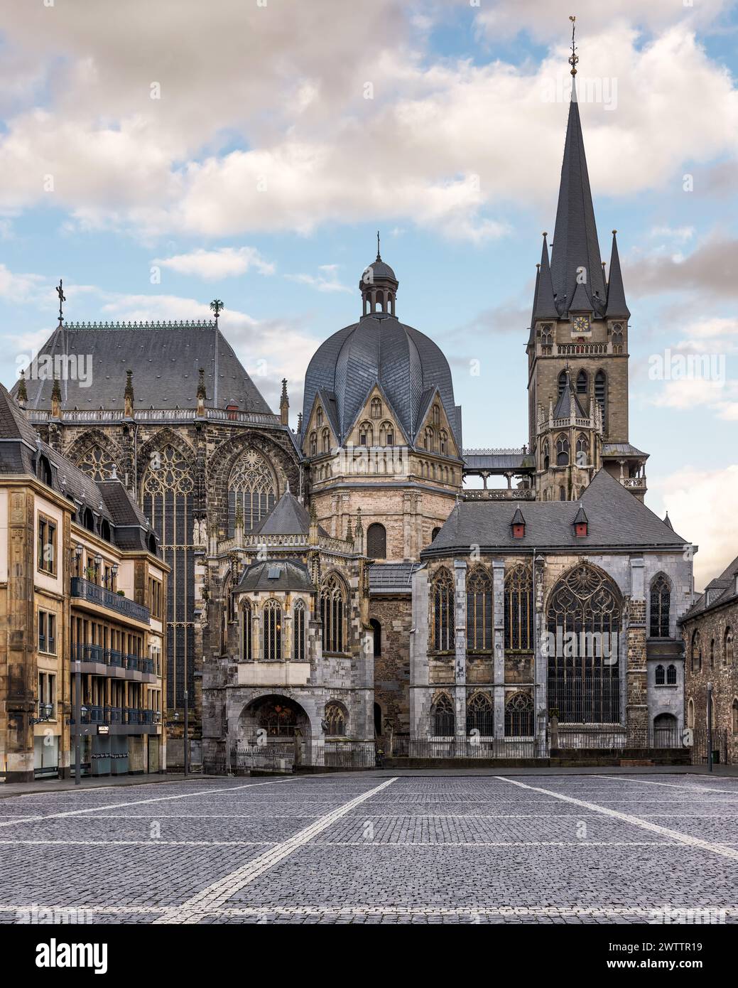 Medieval Cathedral of Aachen, NRW, Germany Stock Photo - Alamy