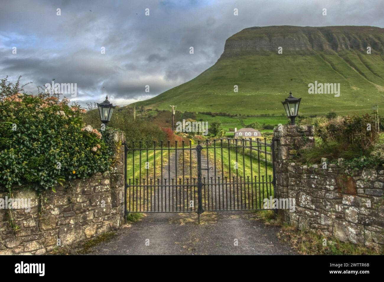 Benbulbin mountain hi-res stock photography and images - Alamy