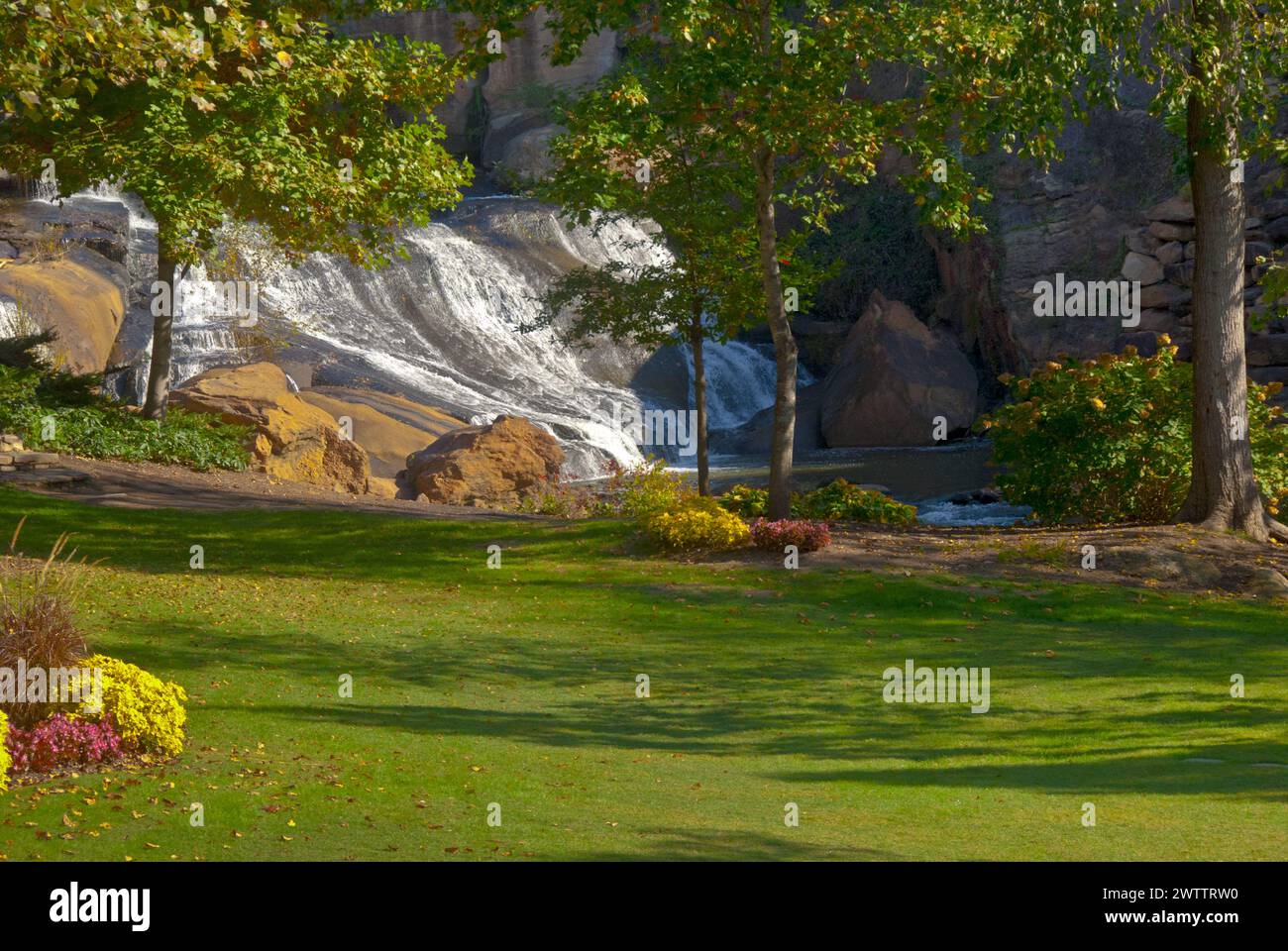 Falls Park on the Reedy River in downtown Greenville, South Carolina Stock Photo - Alamy