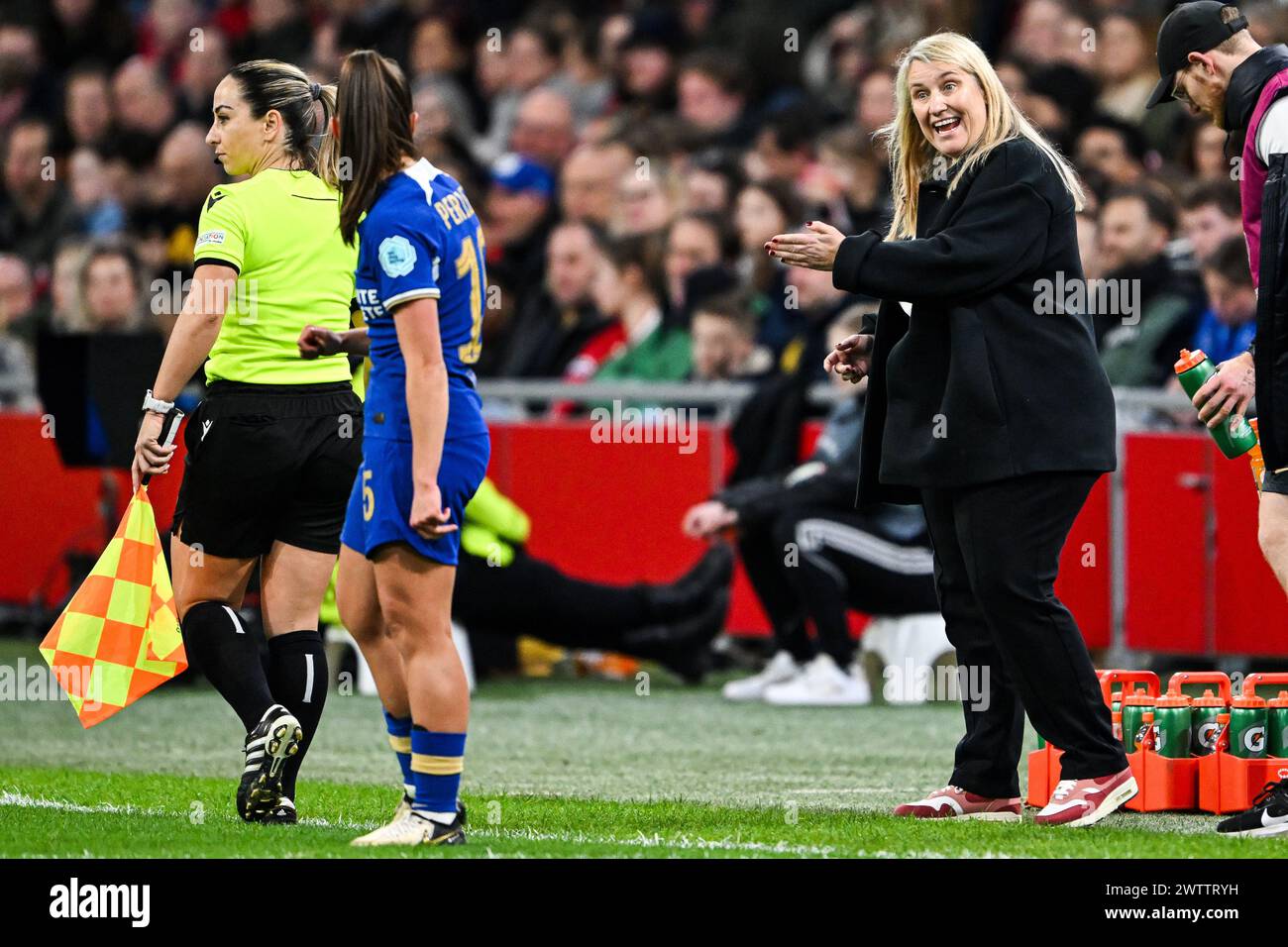 AMSTERDAM - (l-r) Eve Perisset of Chelsea FC, Chelsea FC coach Emma ...