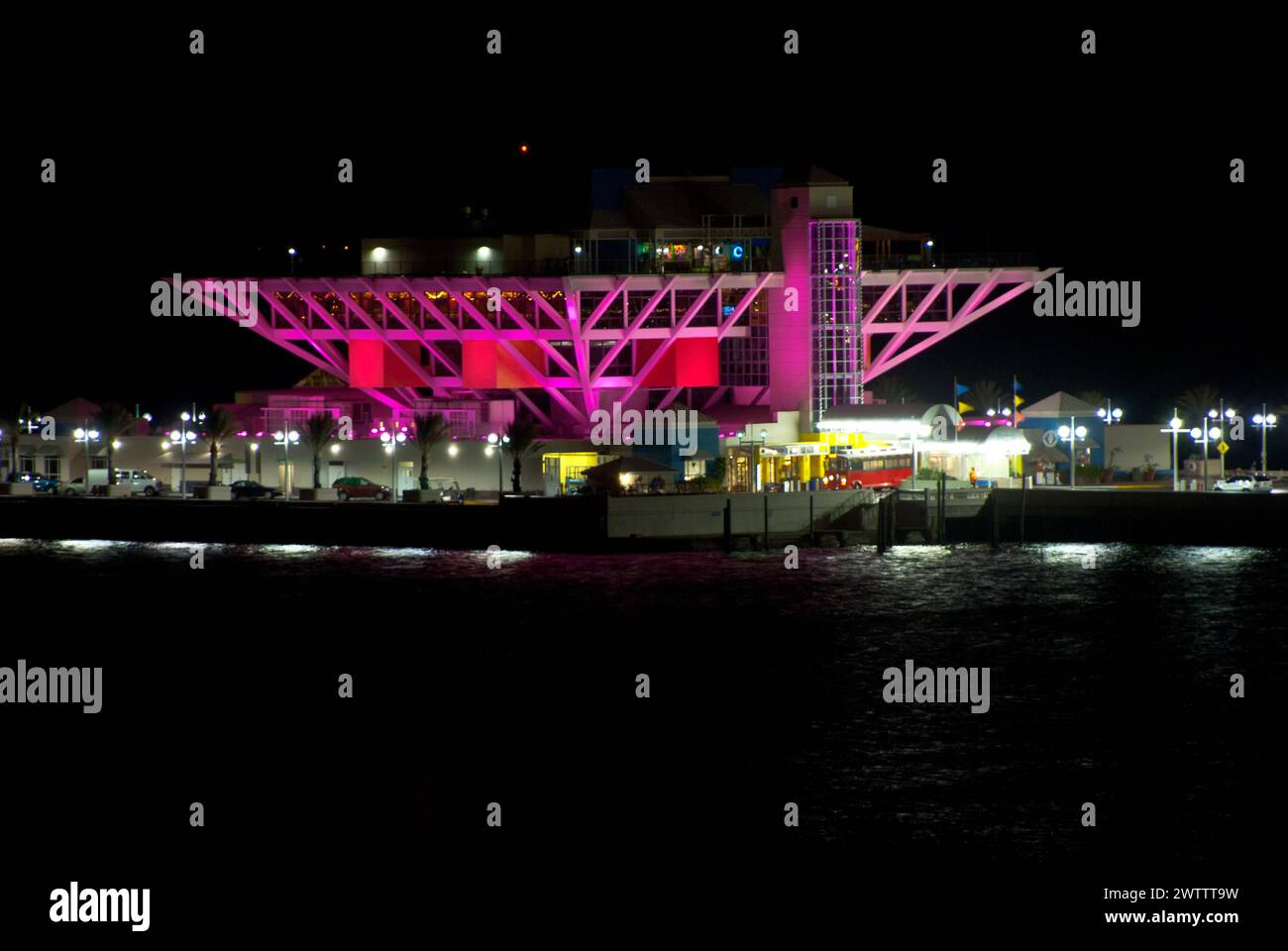 The St. Petersburg Pier inverted pyramid contains shops, restaurants ...